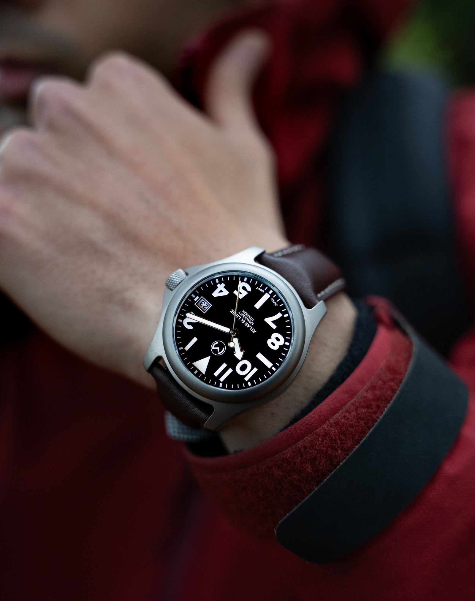 Atlas Eclipse [38mm] | Solar Titanium Field Watch | Momentum