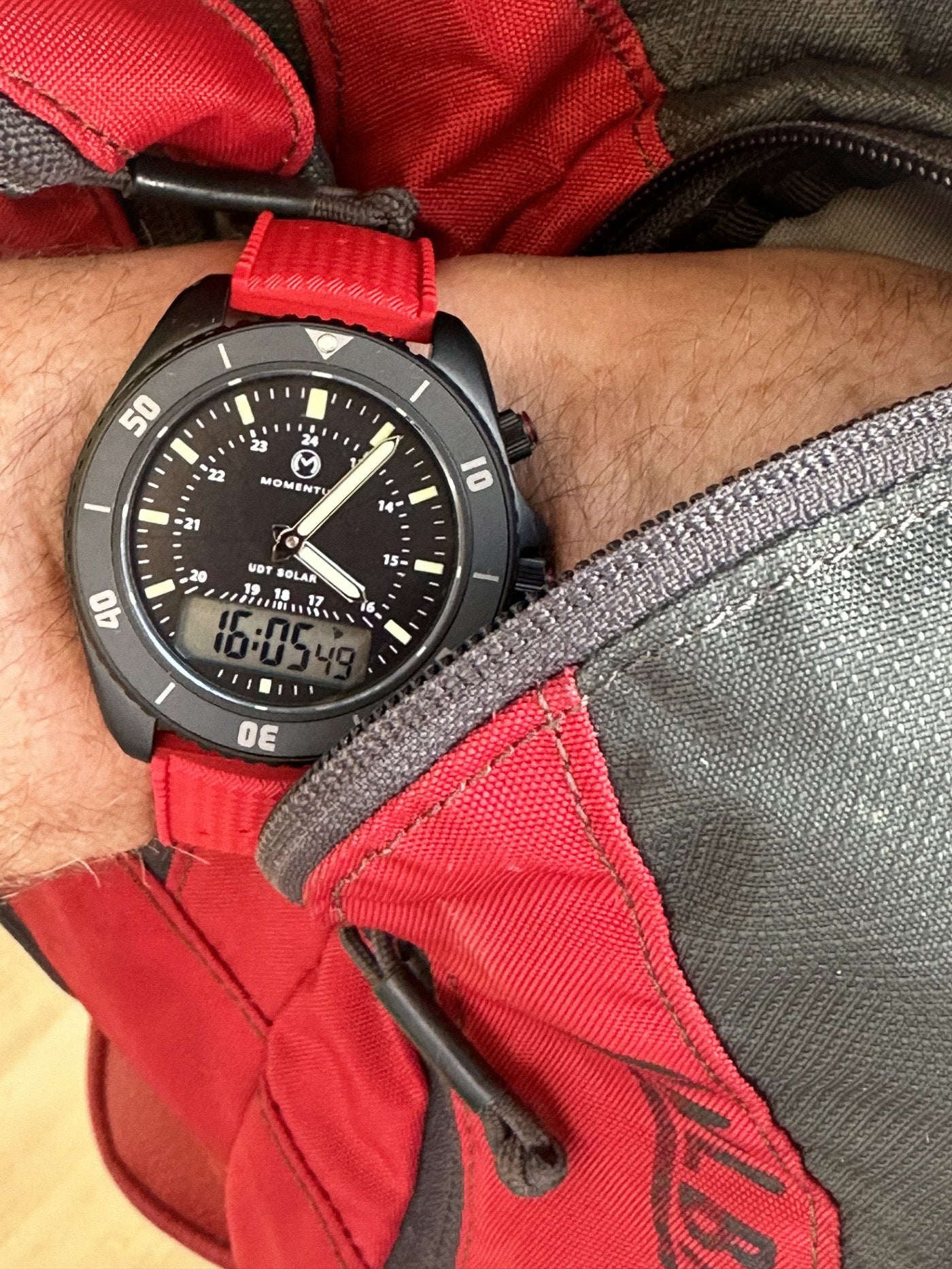 UDT Eclipse 42mm Black-Ion